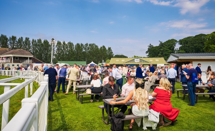 Tickets and Packages for a day at the races in Perthshire