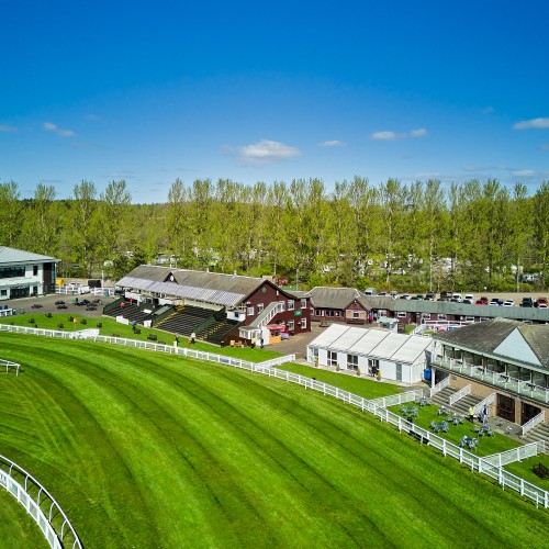 Information about visiting Perth Racecourse