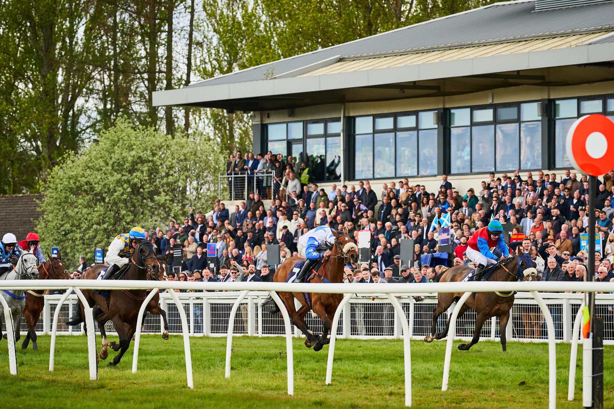Perth Racecourse Kick Starts the Summer with the Three-Day Perth Festival