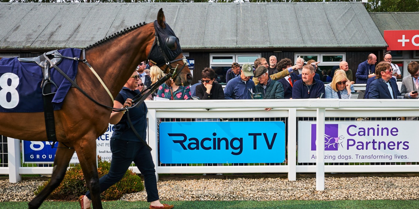 Racing TV Raceday at Perth Racecourse